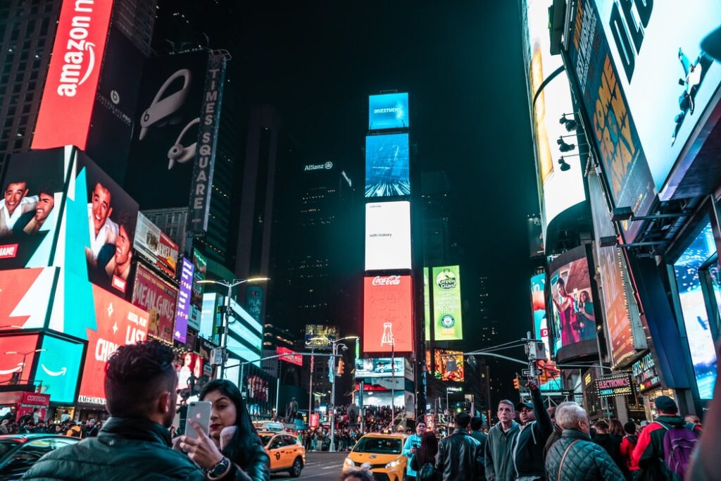 How to Make Your Own Digital Signage - 2024 Guide - InSerbia News