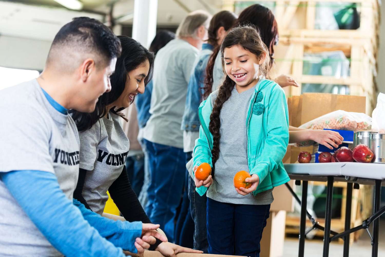 5 Effective Strategies for Teaching Children About Charity - InSerbia News